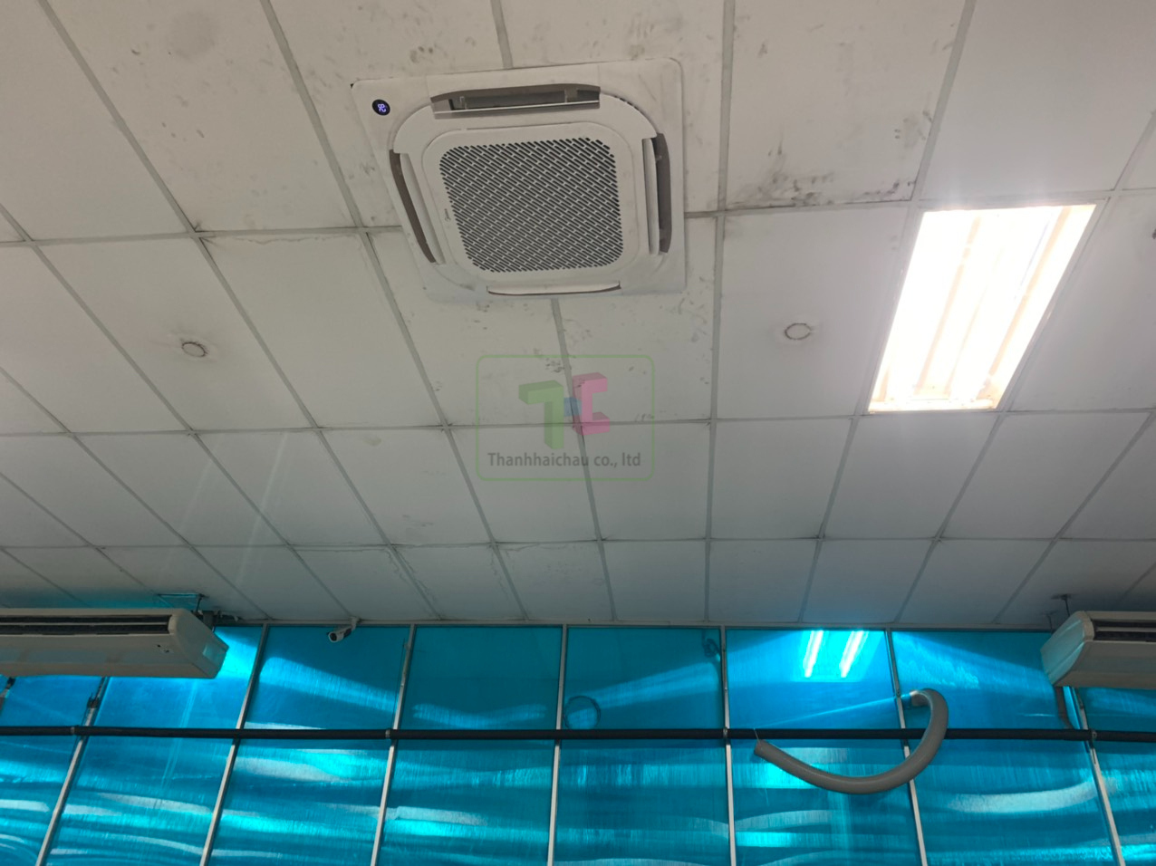Thi Công Lắp Đặt Máy Lạnh Âm Trần Midea Cho Công Ty Hercules