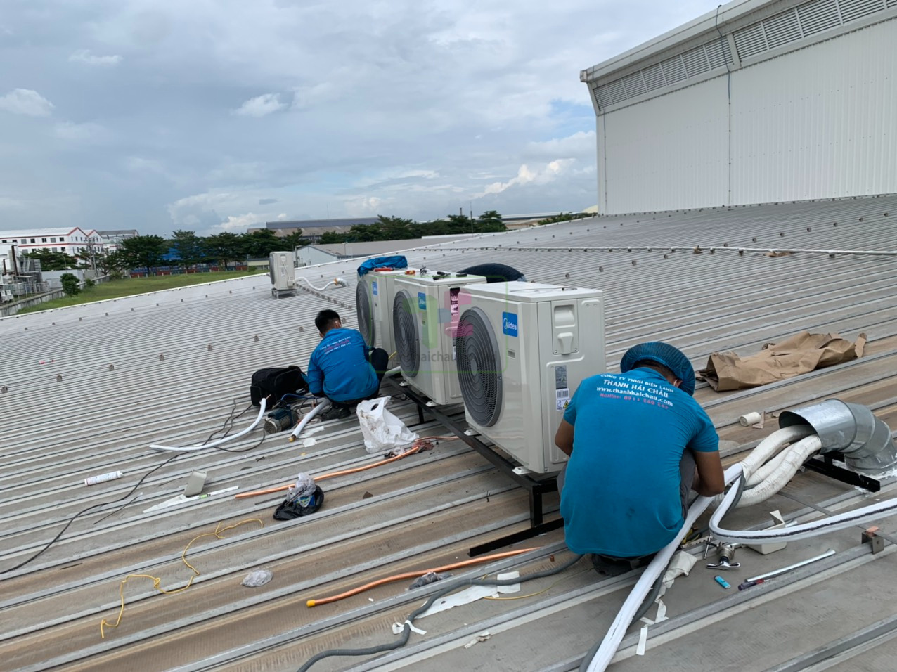 Thi Công Lắp Đặt Máy Lạnh Âm Trần Midea Cho Công Ty Hercules